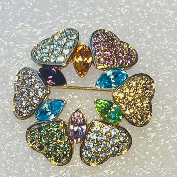 Monet | Jewelry | Vintage Monet Circle Of Hearts Brooch | Poshmark
